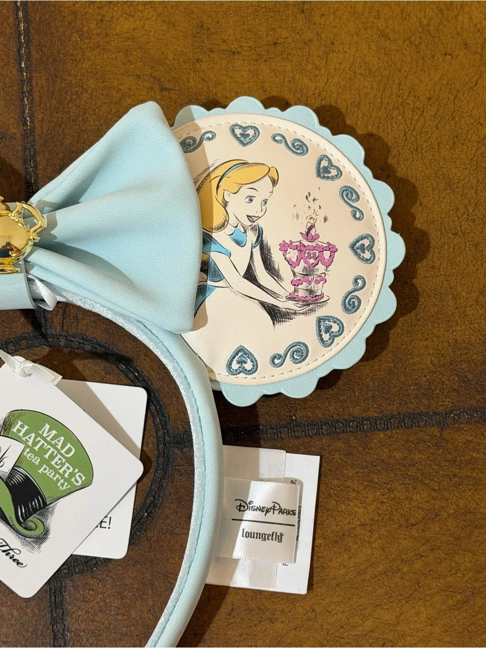 Disney | Accessories | New 226 75th Anniversary Club 33 Alice In ...